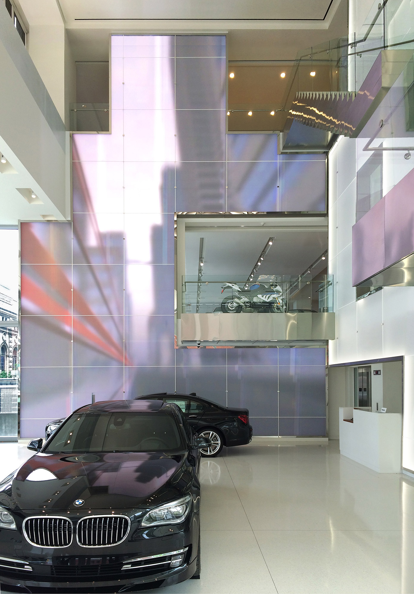 BMW MANHATTAN SHOWROOM, New York - Carbondale