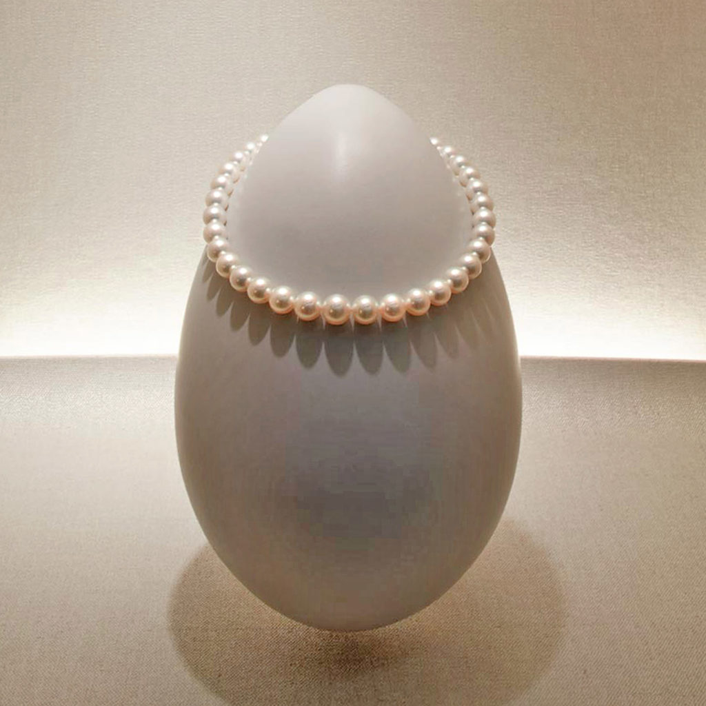 PASPALEY PEARLS CROWN, MELBOURNE - Carbondale